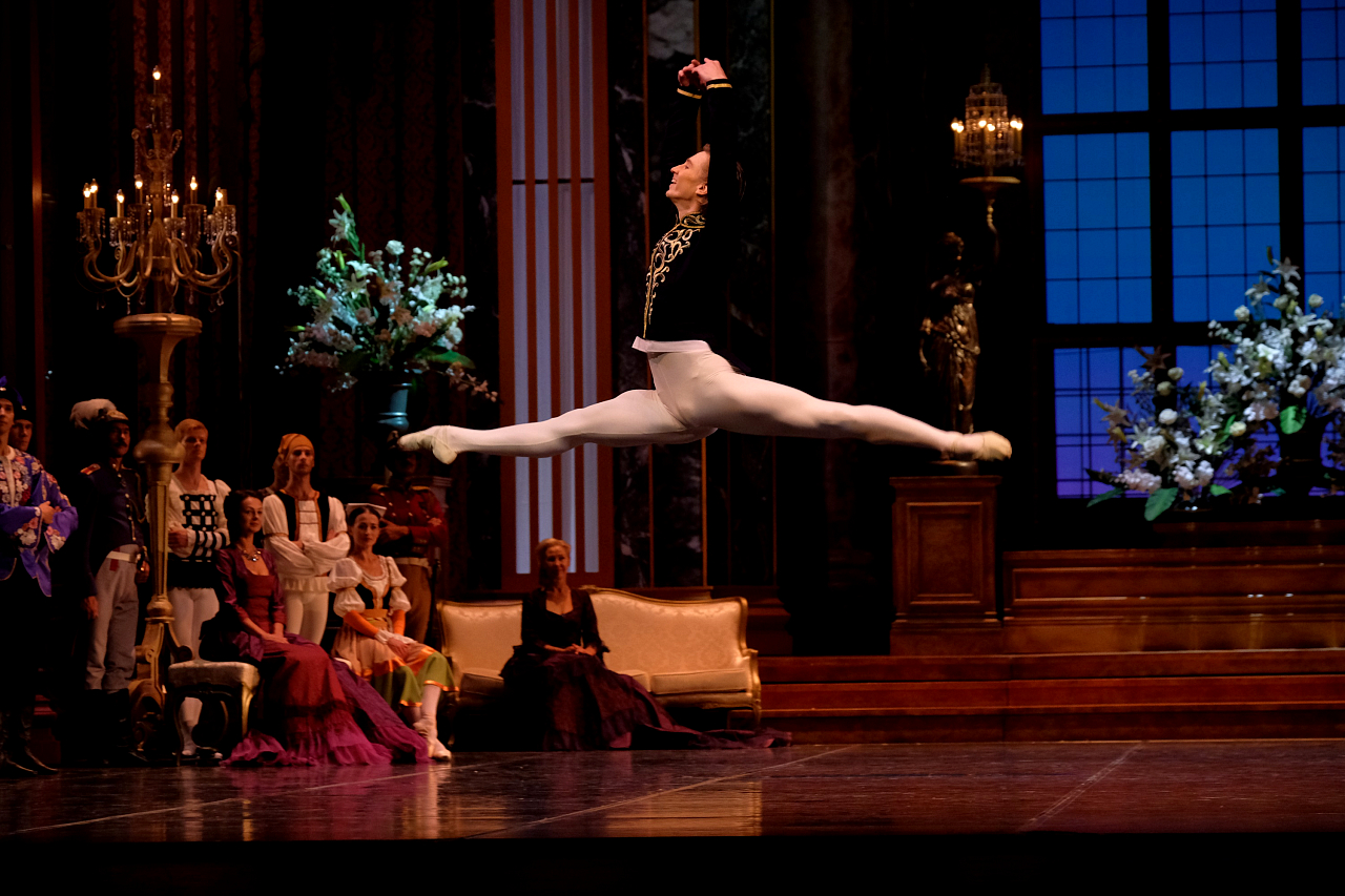 Production / Swan Lake / Latvian National Opera